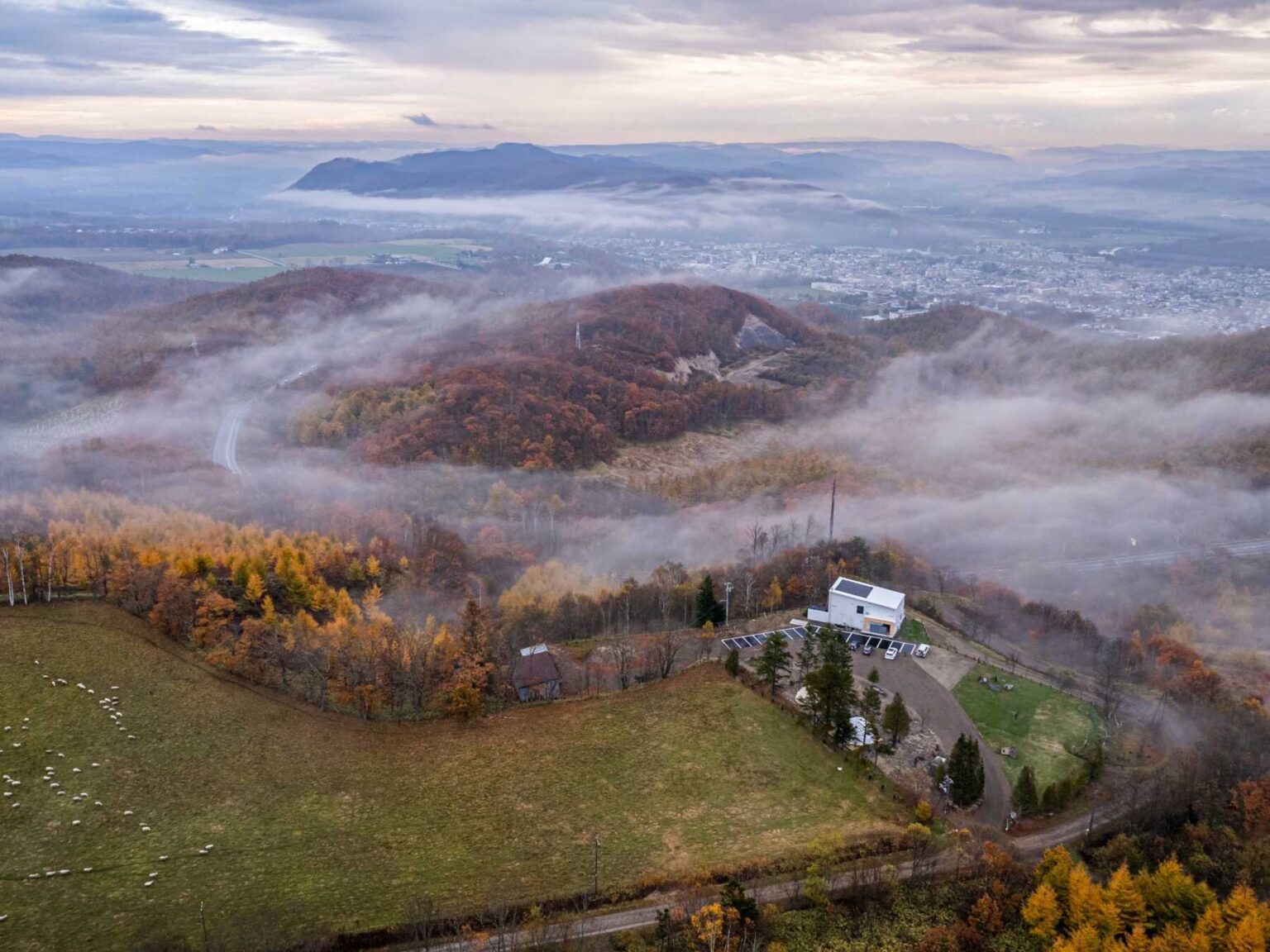 【公式】KOYA.lab 陵雲荘 - 雲海に泊まれるホテル｜コヤラボ 道東 十勝 絶景 サウナ